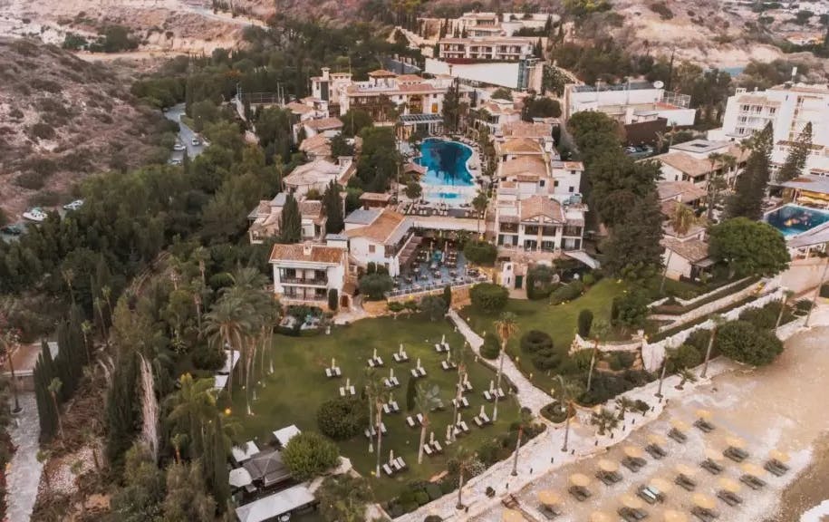 LUXURY WITH CONSCIENCE - Columbia Beach Resort