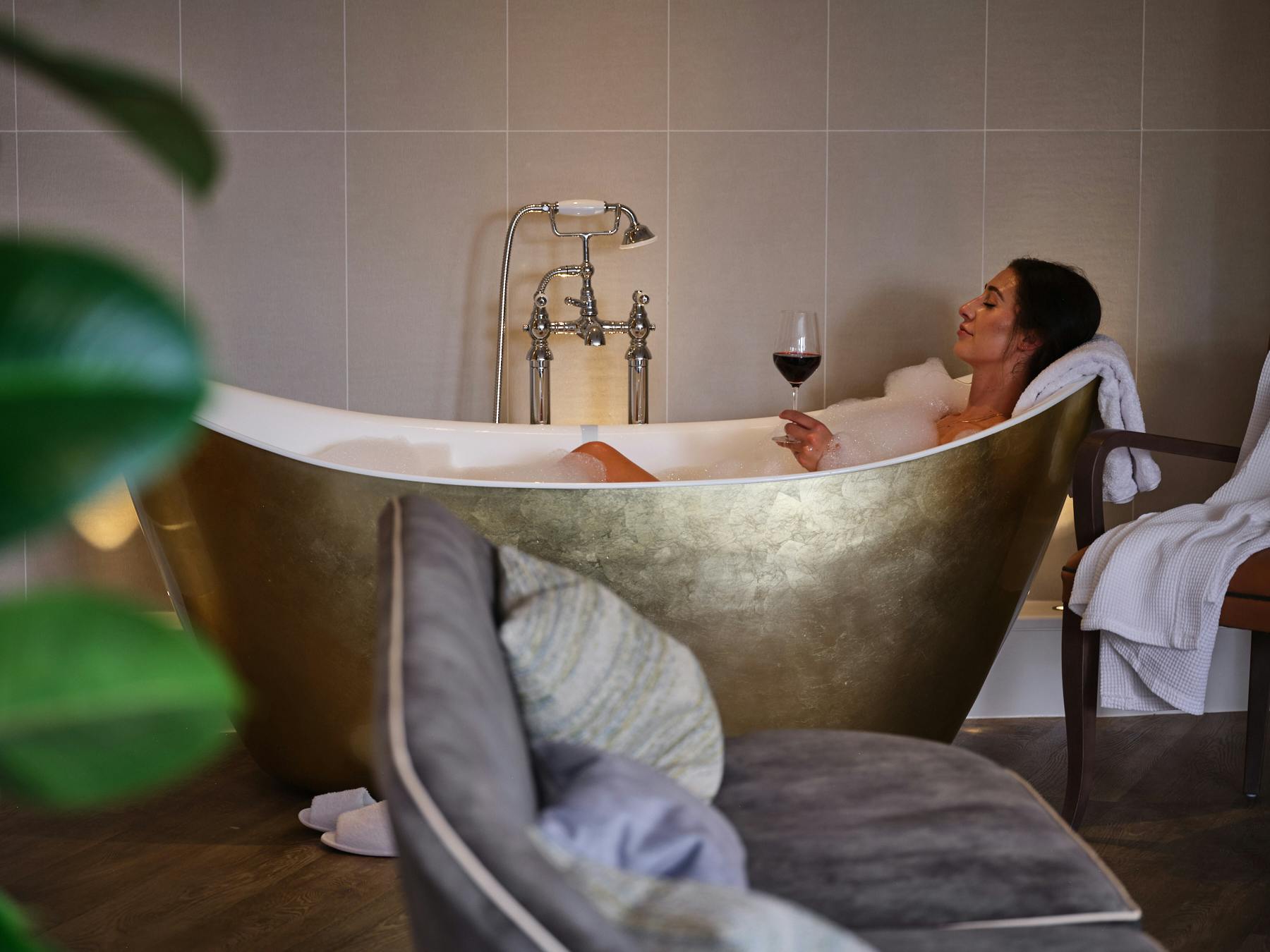SPA HOTEL STAY OFFERS NEAR BIRMINGHAM, STAFFORDSHIRE & WALSALL