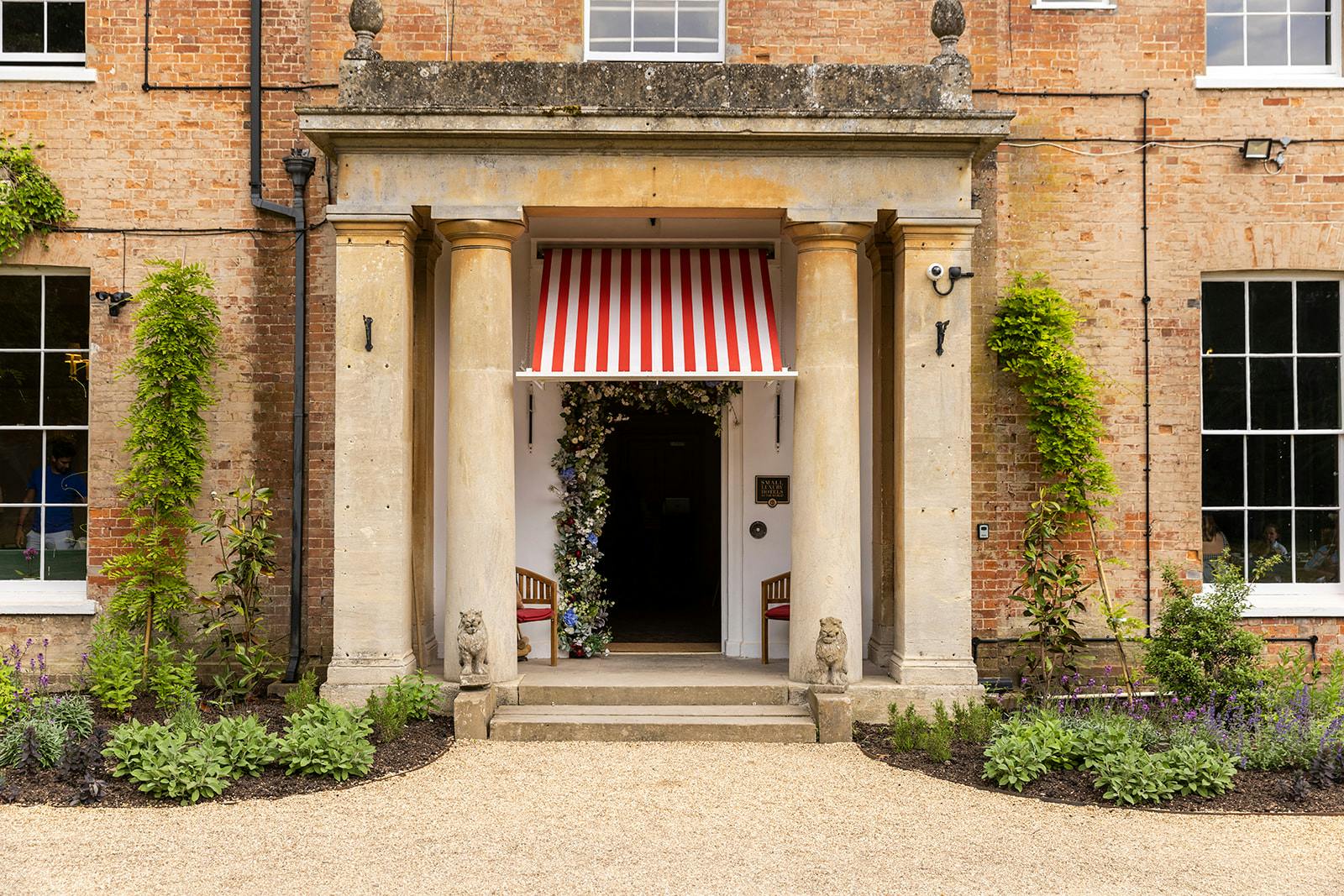 Stay A While - The Retreat | Boutique Luxury Hotel